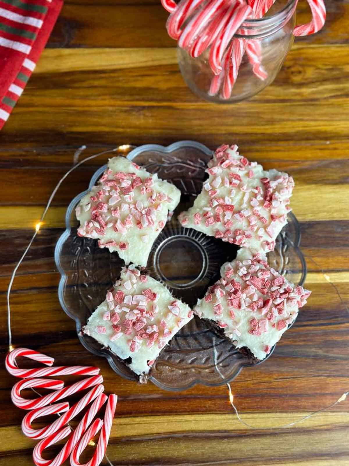 Easy Candy Cane Brownies (Peppermint Brownies) - Seasoned Sprinkles