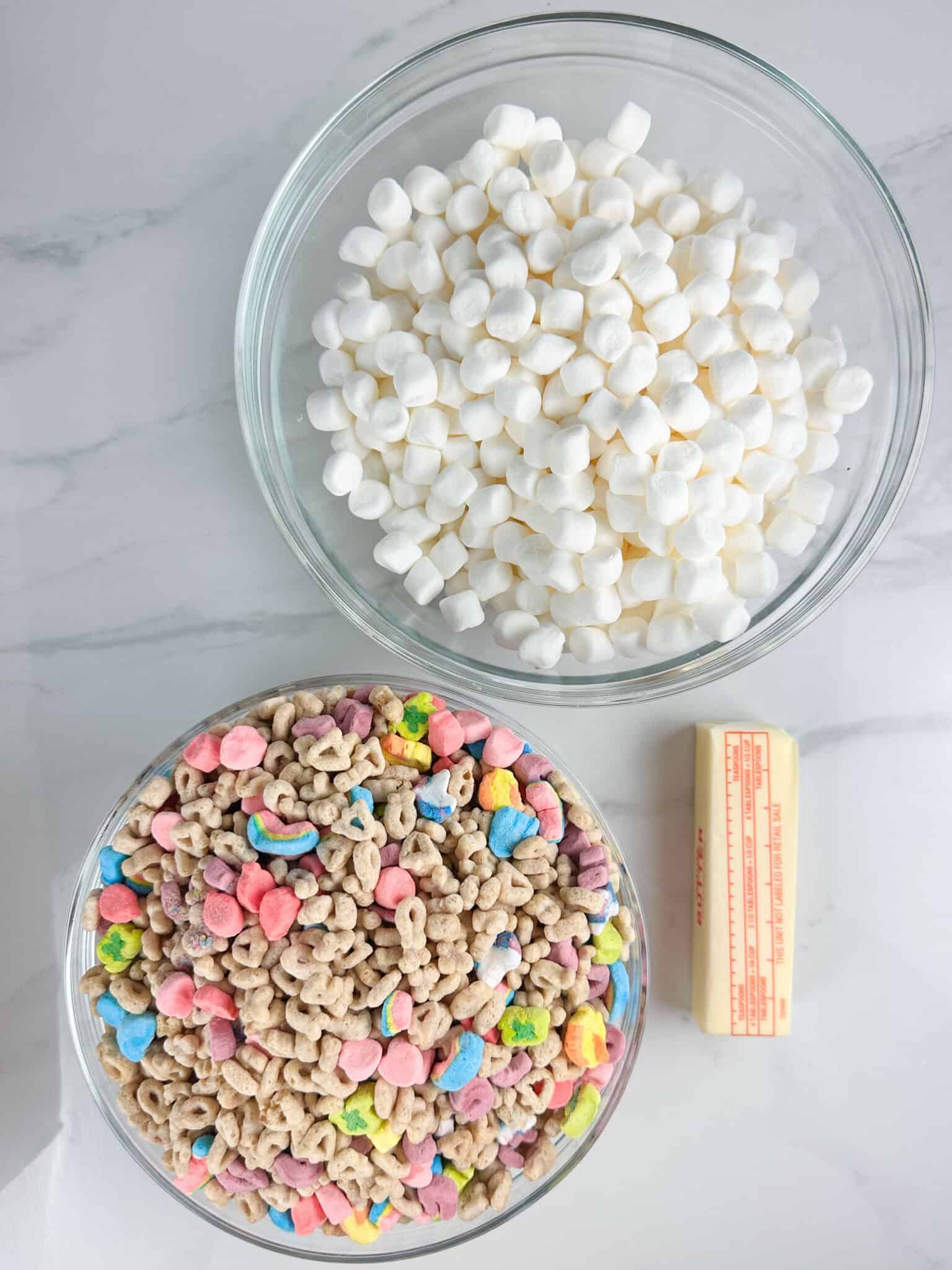 Magical Lucky Charms Krispie Treats - Seasoned Sprinkles